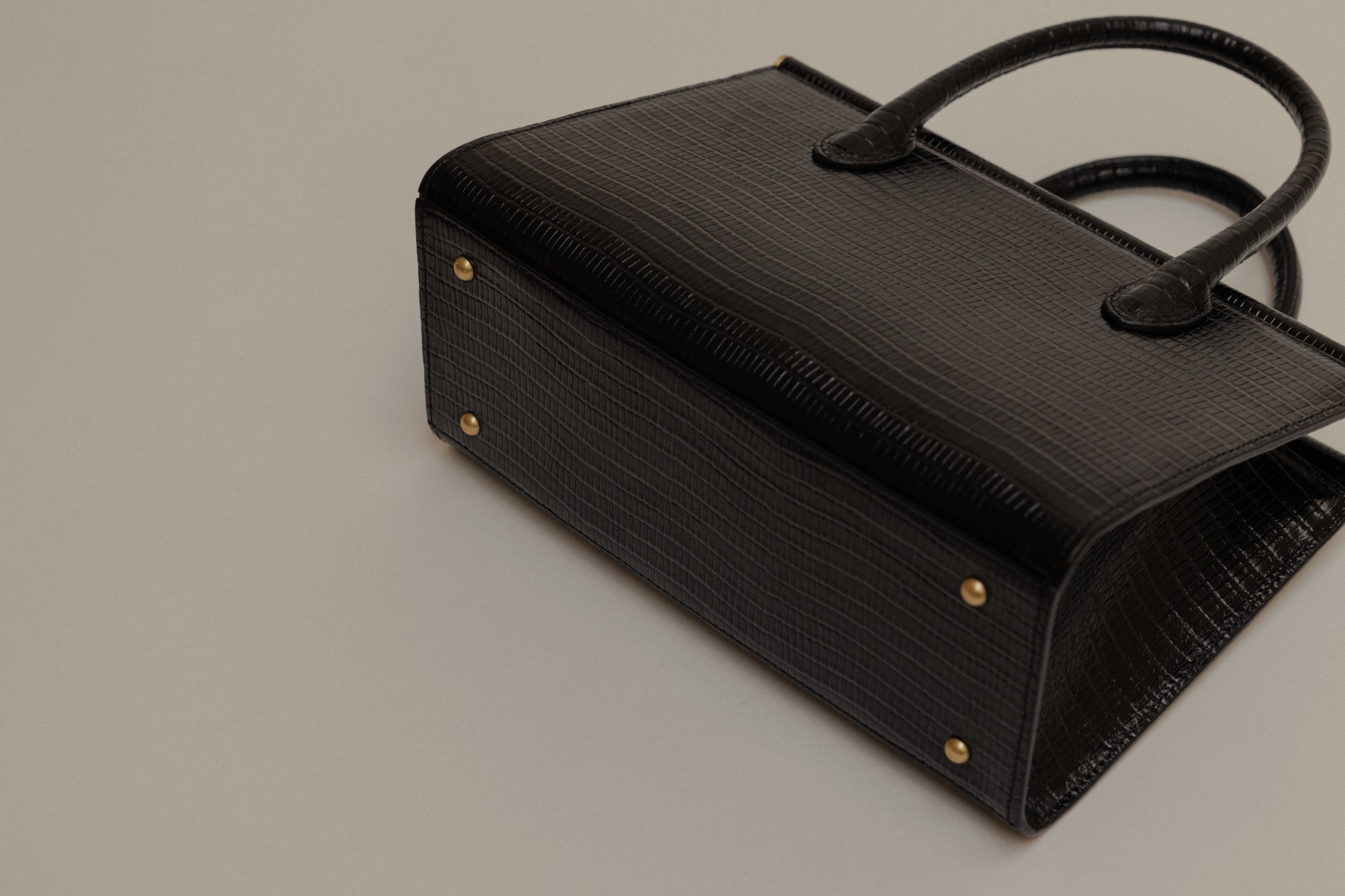 SAC PARALLÈLE MINI LIZARD BLACK – TOUT Y EST EN SAC PARALLÈLE MINI LIZARD BLACK – TOUT Y EST EN